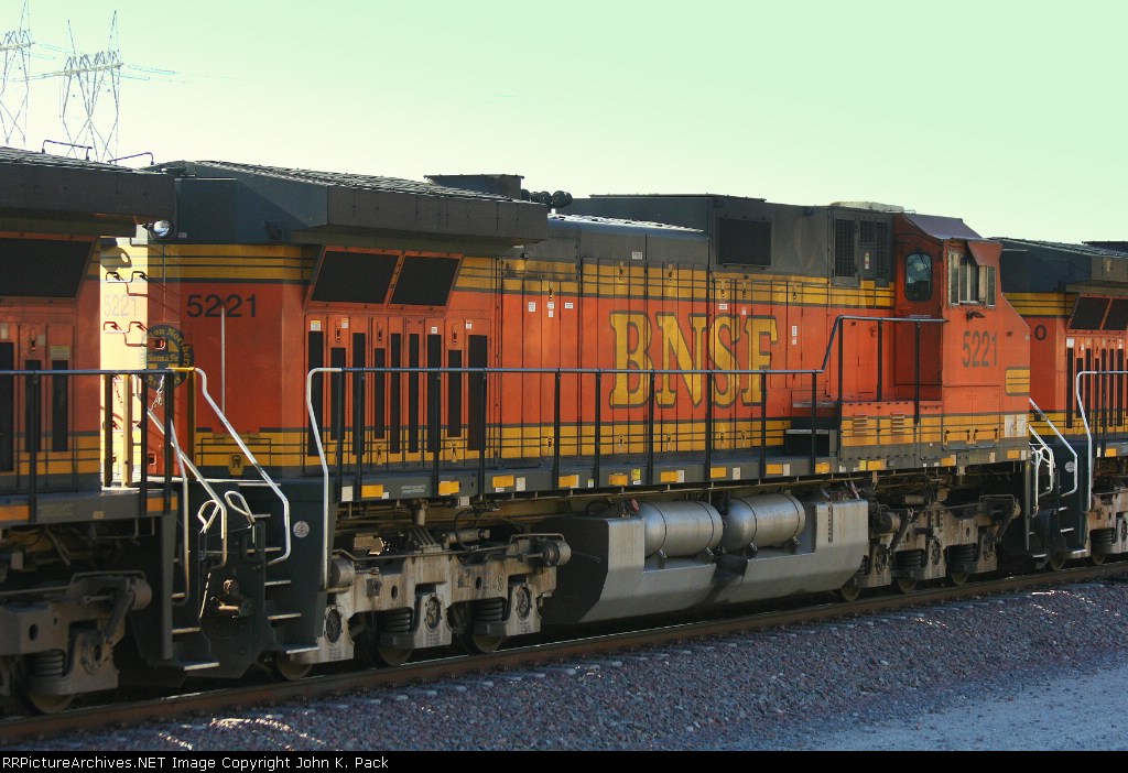 BNSF 5221